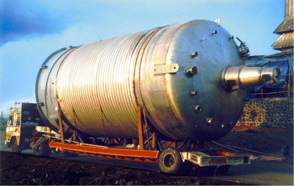 Reactors & Agitators – Dipesh Engineering Works